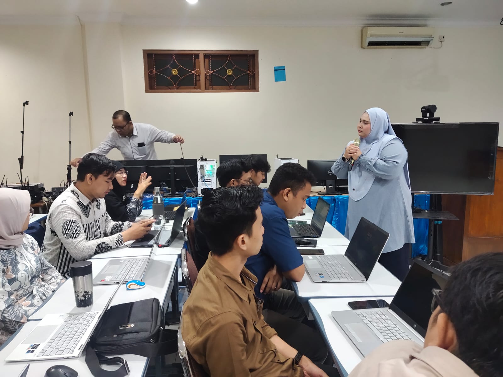 Guest Lecture Universitas Teknologi Mara ke Departemen Pendidikan IPA | S3 Pendidikan IPA